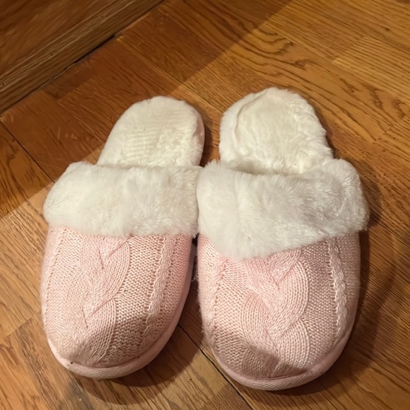 Victoria's Secret | Shoes | Pinky Fuzzy Slippers | Poshmark